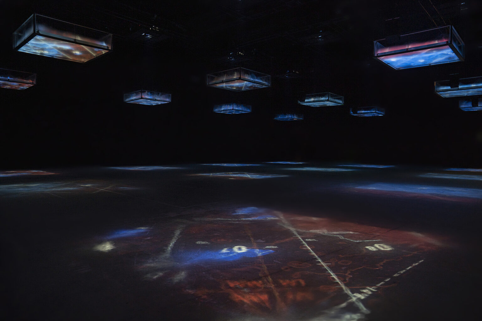 北京の坂本龍一展「觀音聽時｜Seeing Sound, Hearing Time」(2021)について：キュレーターの難波祐子さんに聞く ...